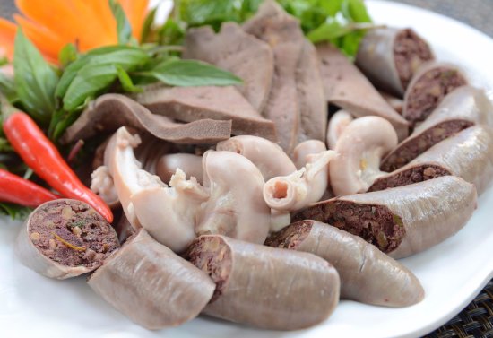 THƯỞNG THỨC ĐẶC SẢN LÒNG DỒI HEO TỘC